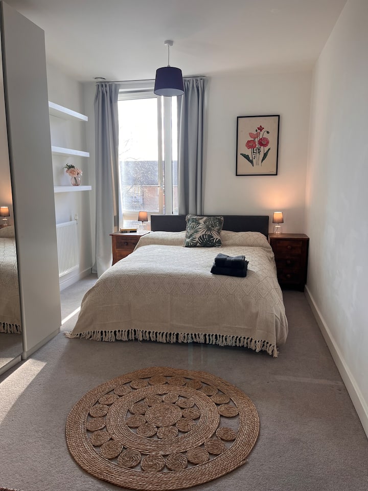 Sunny 2-bed London Apartment (+ Free Parking) - Ruislip