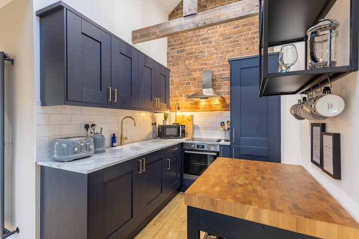 Stunning 1 Bed Loft, Newly Renovated,free Parking! - Newcastle upon Tyne