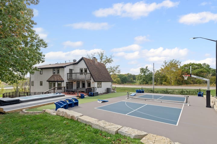 Kc Group Retreat | Sport Court, Golf, Gym, Swimspa - Kansas City, KS