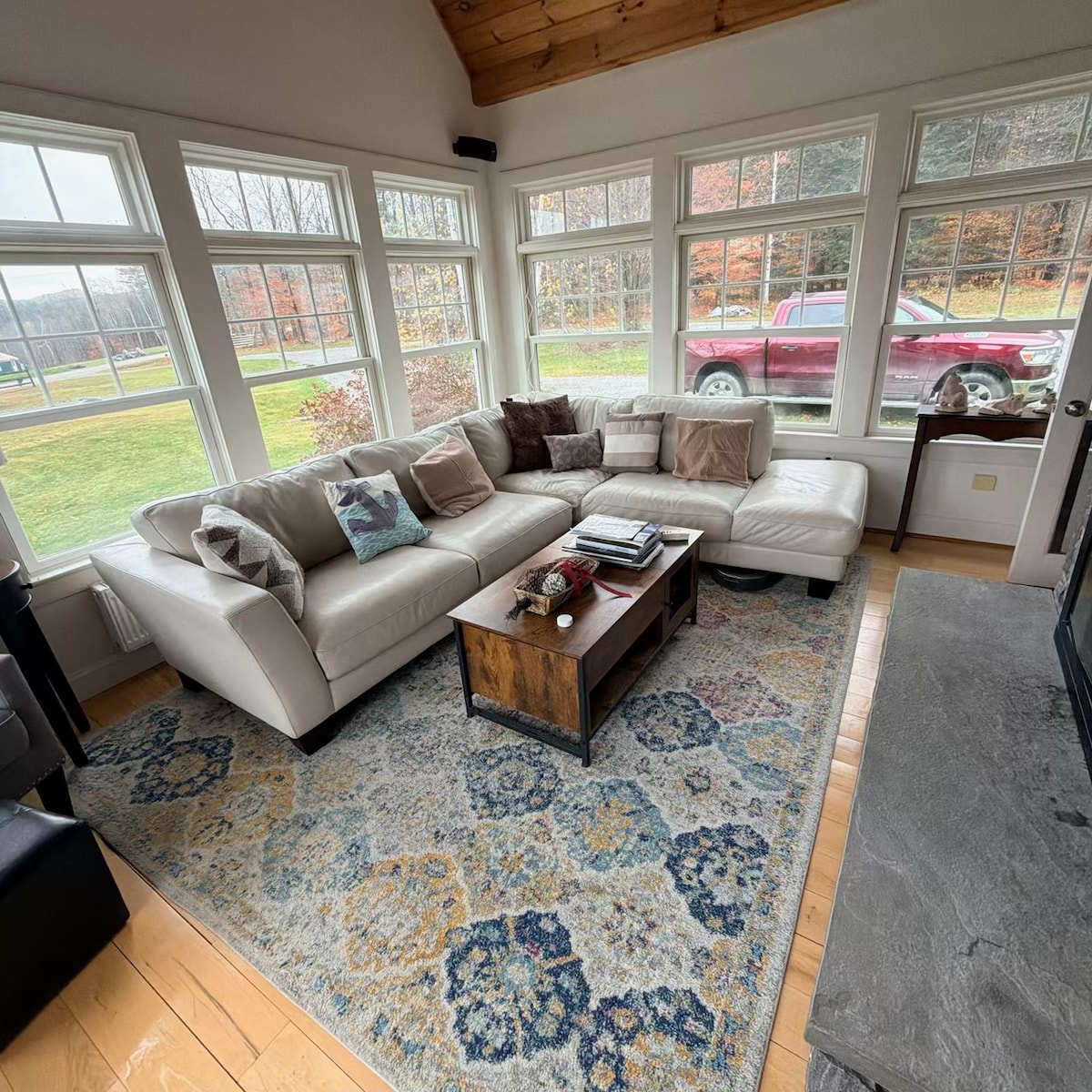 Sunrise Haven - Jacuzzi - Générateur - VASTE - Maisons à louer à ...