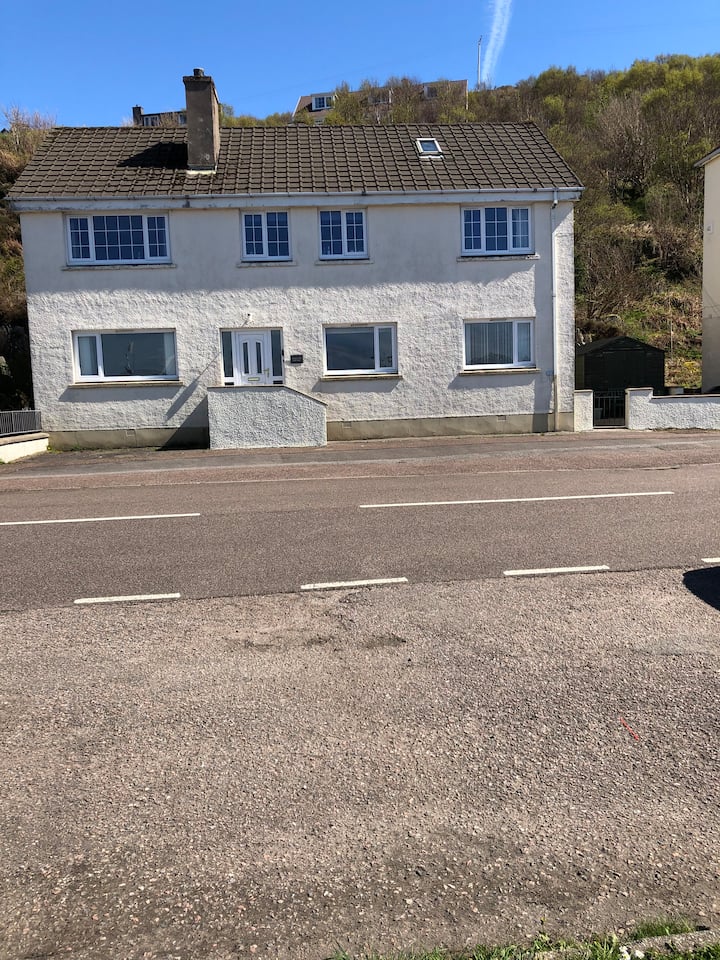 Lovely Two Bed Flat With Beautiful Harbour Views. - Morar