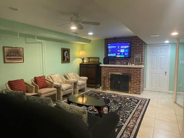 Spacious Bright 3-bedroom Basement – Private (6) - Alexandria, VA