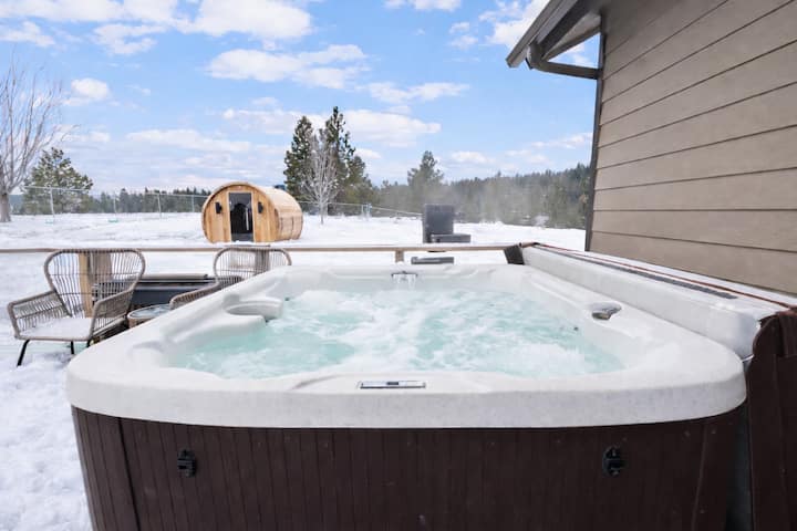 Mountain Views | Hot Tub | Sauna | Game Room - Kalispell, MT