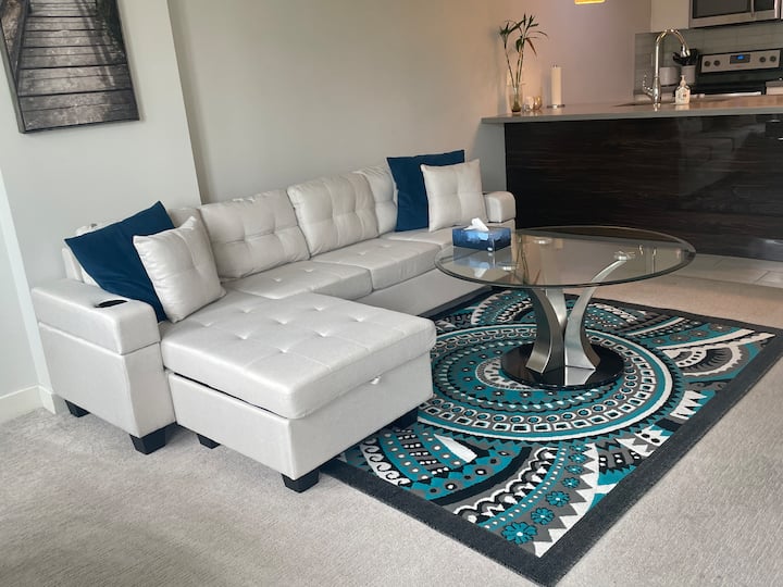 Charming 1 Bedroom Condo In Calgary With Riverview - Fort Calgary