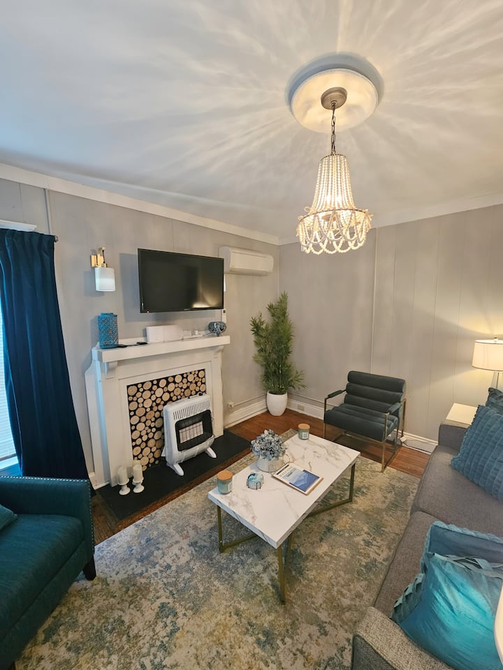 Exposed Brick + Towel Warmer Near Uni, Hosp, Arena - Huntington, WV