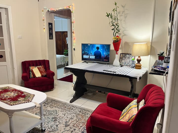 Sunny & Cozy 2br Apartment, 5 Mins To Zamalek - Cairo