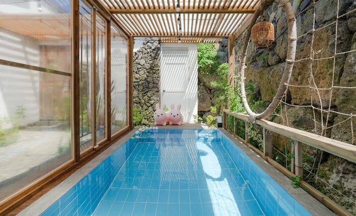 #동화속휴식과 특별한 체험 #제주의 아름다운 풍경을 담은 감성숙소 #샤인히얼달동#가족펜션 - South Korea