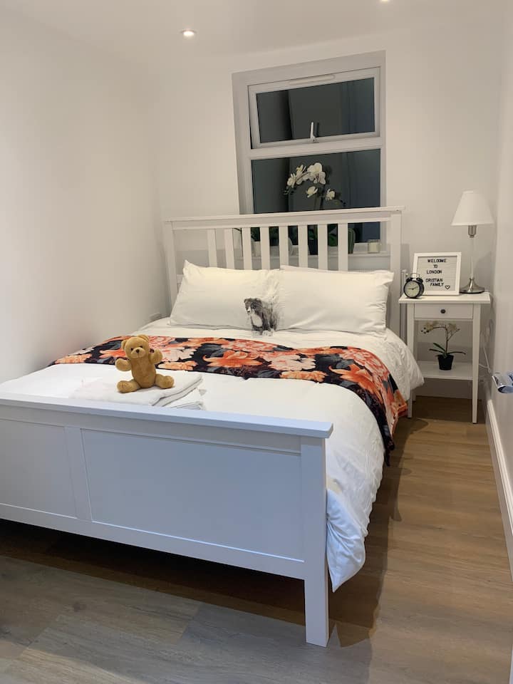 Newly Converted Loft, 2 Bedrooms, Bath, Kitchen - Greenwich