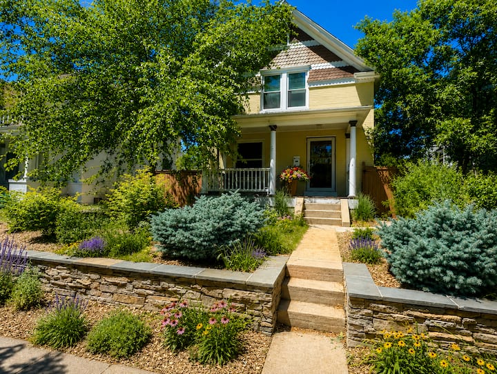 Bright And Stylish Home W/ Hot Tub - Denver, CO