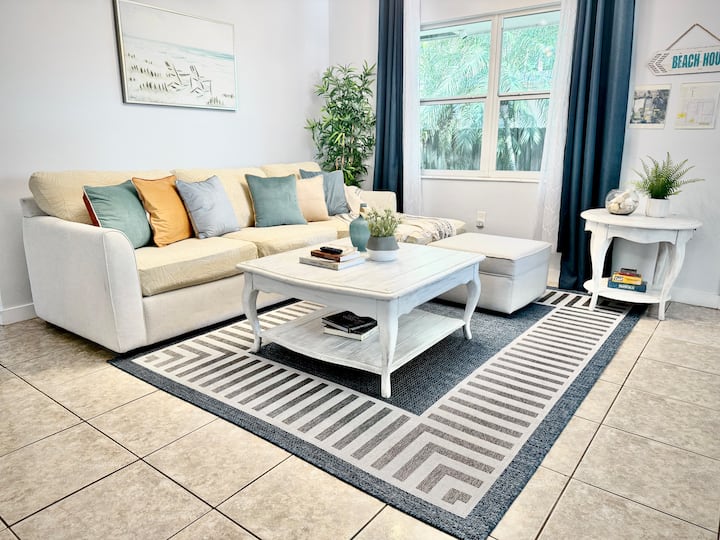 Hollywood Near Beach Pickleball &Hardrock - Hollywood, FL