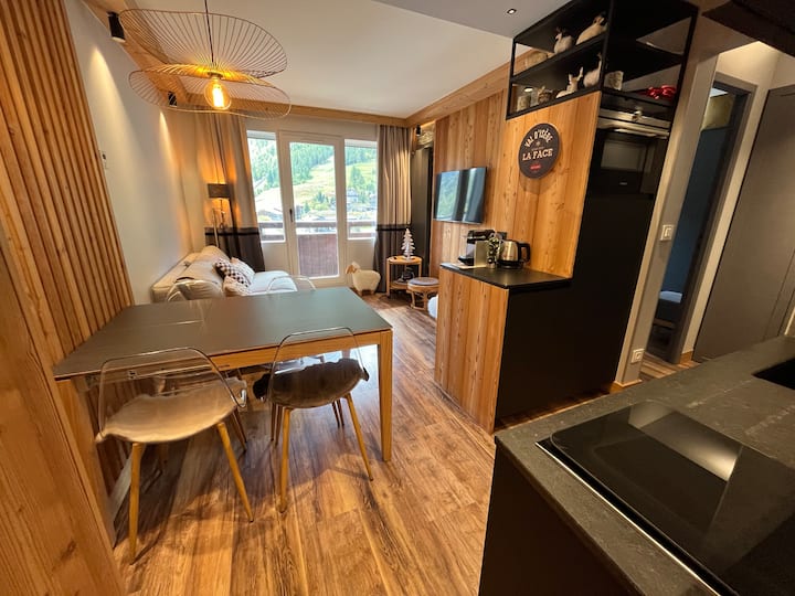 Val D'isère La Daille-vue Montagne Face Aux Pistes - Tignes