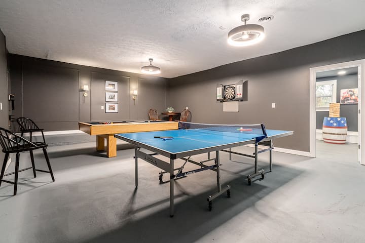 Big House By Expo Center, Airport, Churchill Downs - Louisville, KY