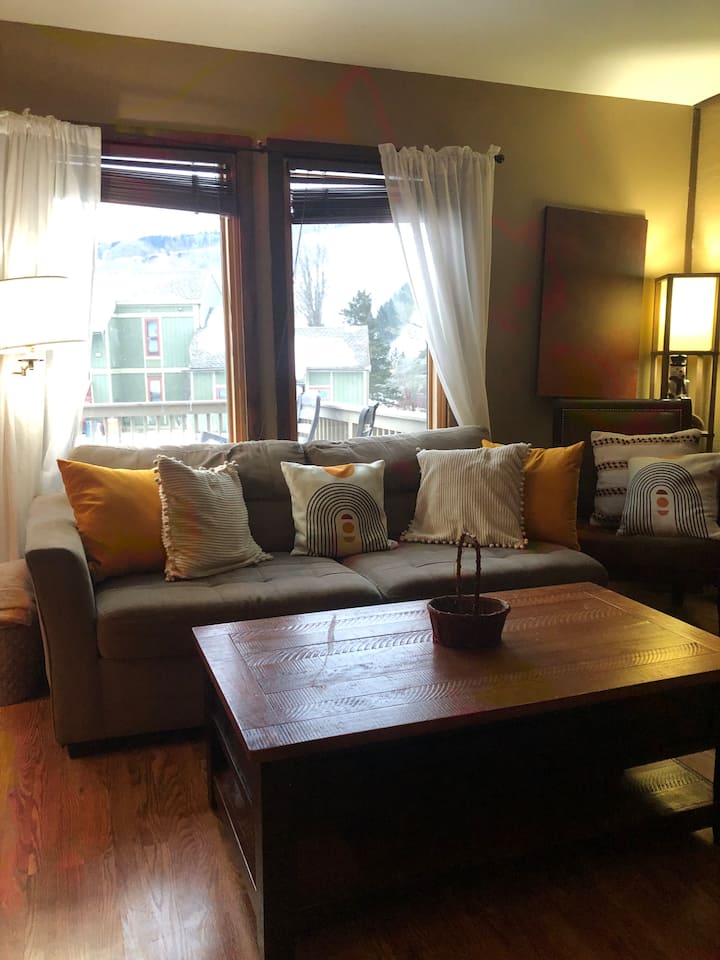 Cozy Mountain View Ski Condo - Greek Peak Mountain Resort, Cortland