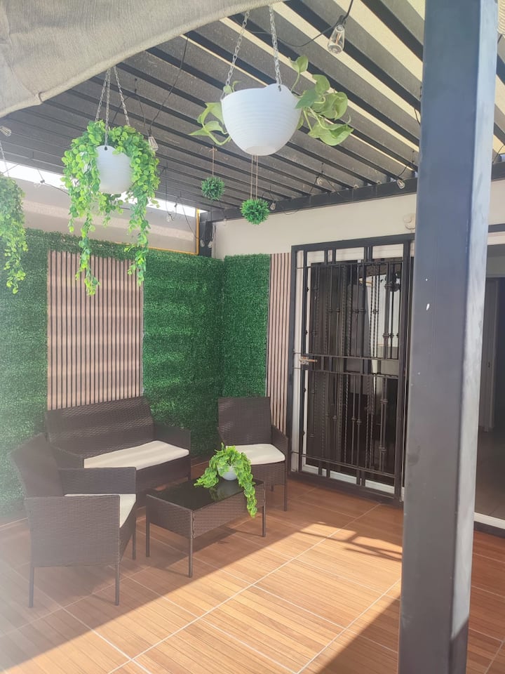 Complete House In Residential Area North Of León - León