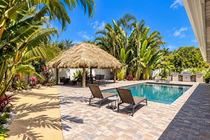 Resort Style Beach House W/ Private Tropical Pool - Melbourne Beach, FL