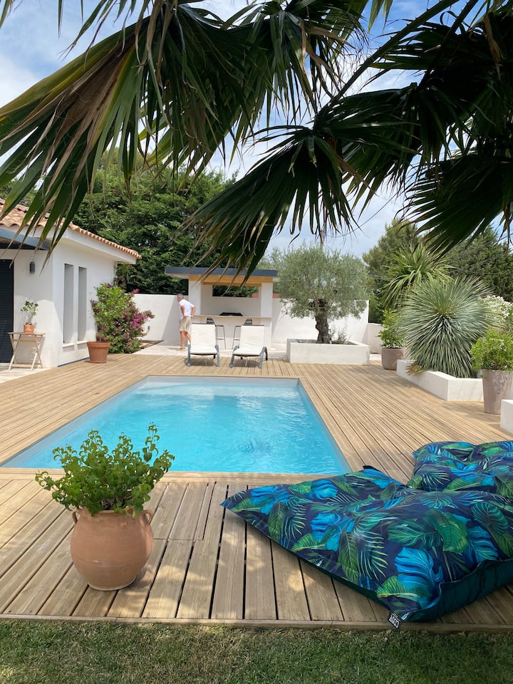 Villa Avec Piscine Dans La Campagne Marseillaise - Marseille