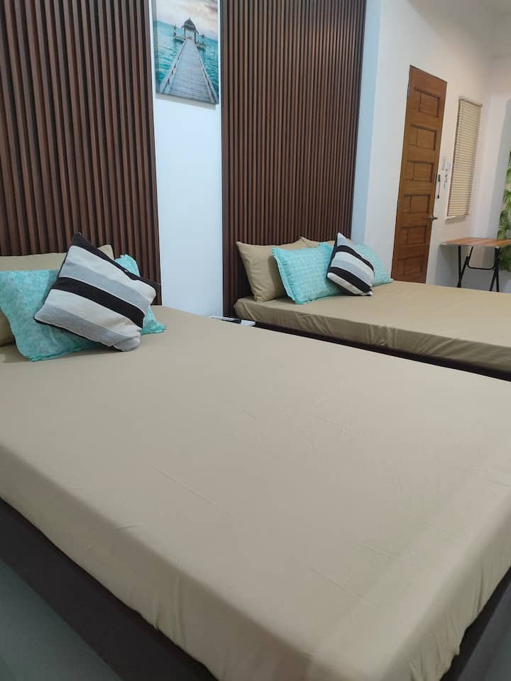 Jm's Hauz (Qhira's Room) Private & Air-conditioned - Kalibo