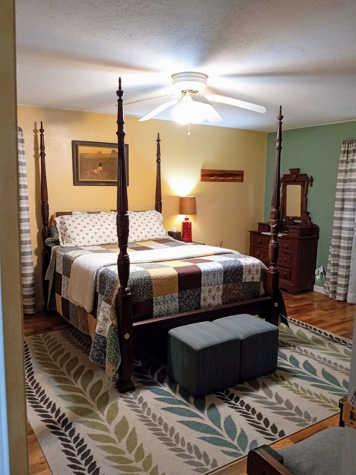 Best Little Farm Style In Iola - Iola, KS