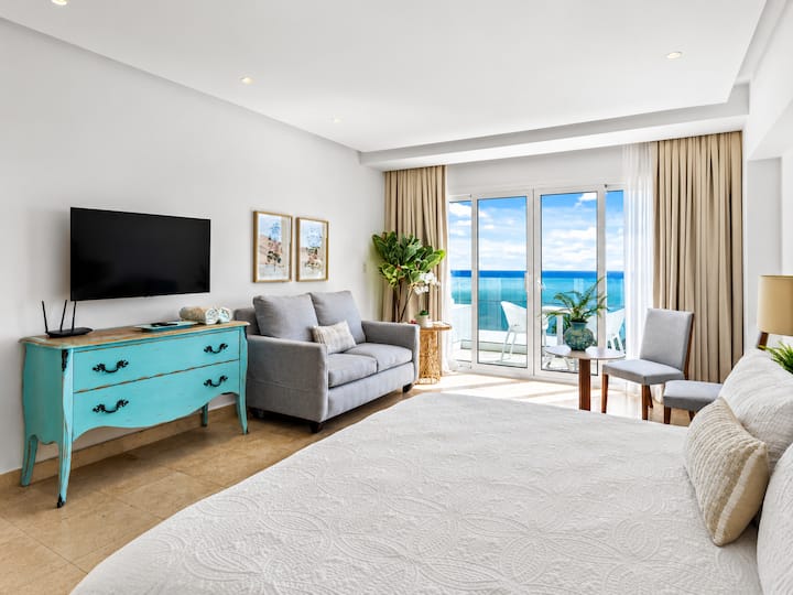 Delightful Beachfront Studio W/ Balcony - Cap Cana - Punta Cana