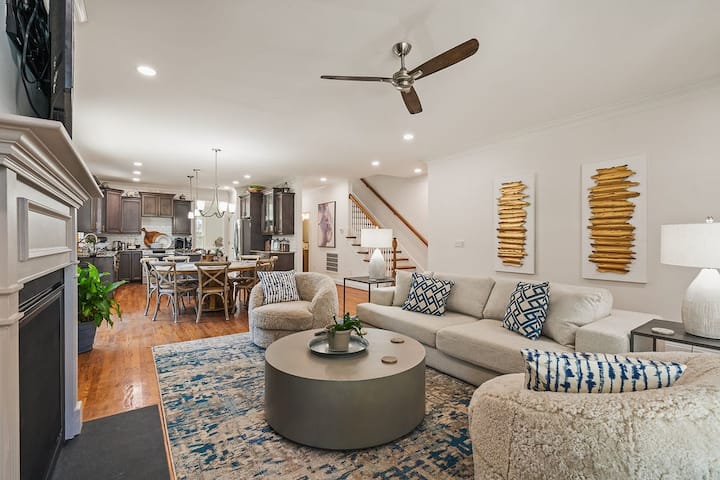 New! Fig Tree House! Dt&srt*hot Tub* 3king*pets*wc - Greenville, SC