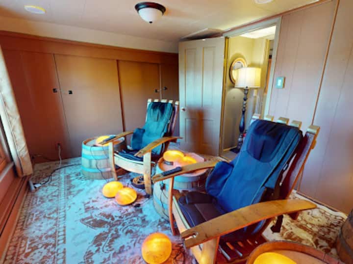 Romantic Spa-hot Tub/sauna/salt Booth/heated Domes - Finger Lakes, NY