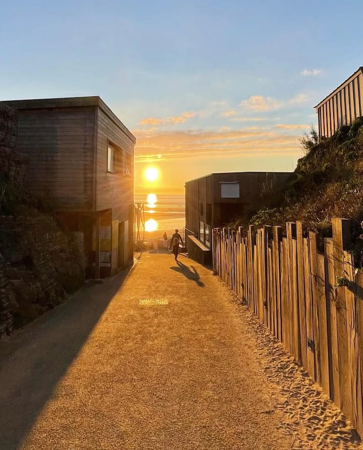 Waves – Stylish Beachside Apartment, Watergate Bay - Mawgan Porth