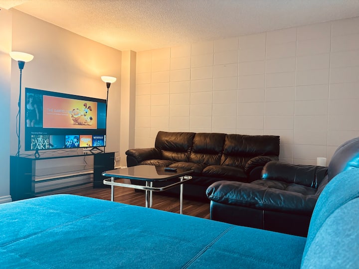 Cozy 2 Bedroom Condo With Parking - Calgary
