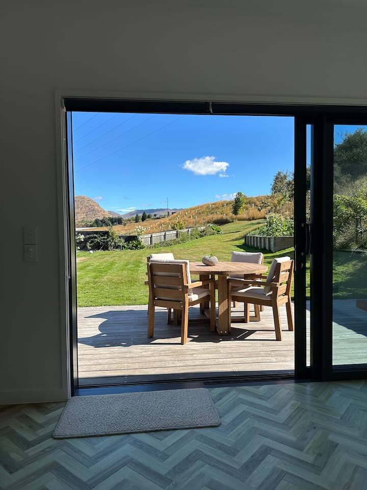 Sunny Shotover Suite –Modern 1br With King Bed - Queenstown