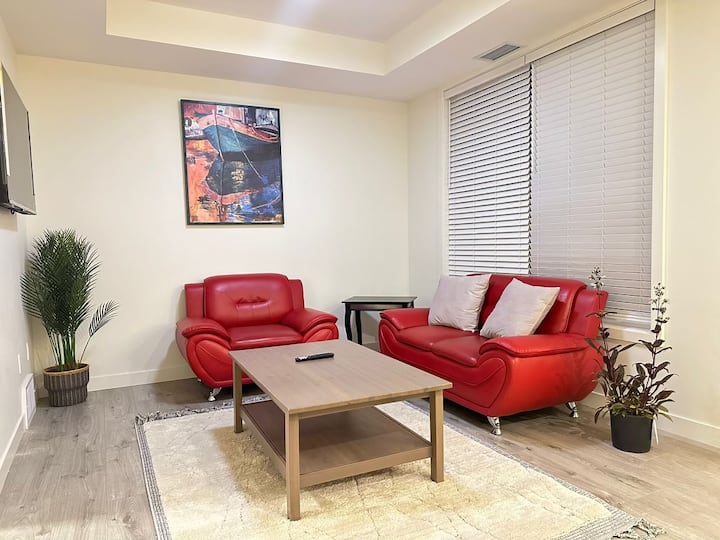 Nice Apartment Marda Loop Near Dt, 1 Bed 1 Bath - Mount Royal University