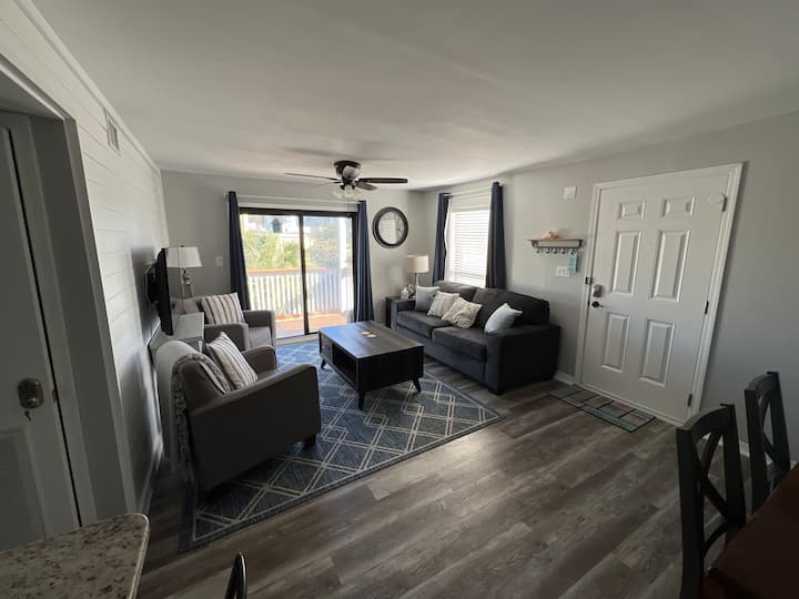 Remodeled 2 Bed 2 Bath In Heart Of Orange Beach - Orange Beach, AL