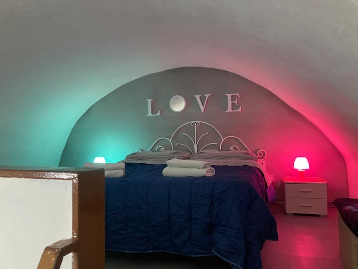 Ciro's House 

La Tua Casa Nel Cuore Di Napoli - Naples