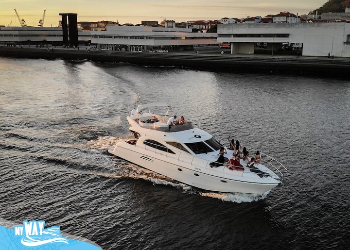 5 Star Yacht In The Heart Of The City - Viana do Castelo