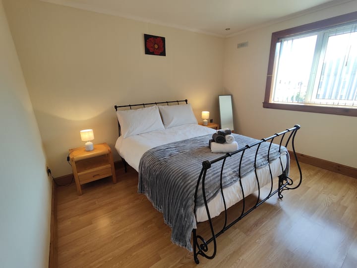 Private 2 Bed Flat (No Living Room) In Edinburgh - Edimburgo