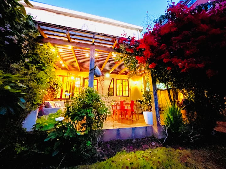 3 Estacionamientos, Patio C/parrilla, Vista Al Mar - Valparaíso, Chile