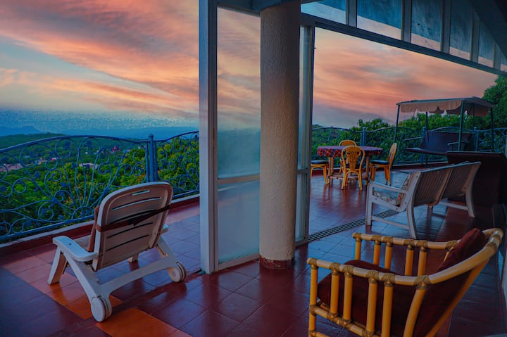 Valleyview Pvt Villa 6 Ac Rooms & Pet Friendly - Mahabaleshwar