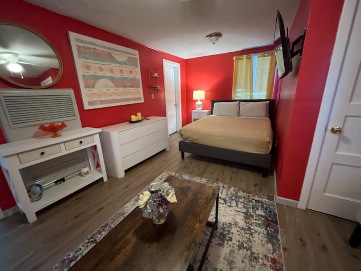 Cozy Studio | Near Vsu, Sgmc & Moody Afb - Valdosta State University, Valdosta