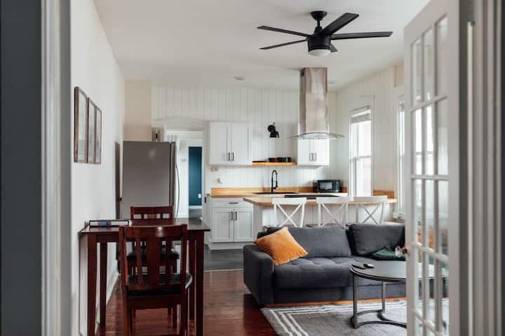 Downtown 2 Bedroom Condo With Patio - Lancaster, PA