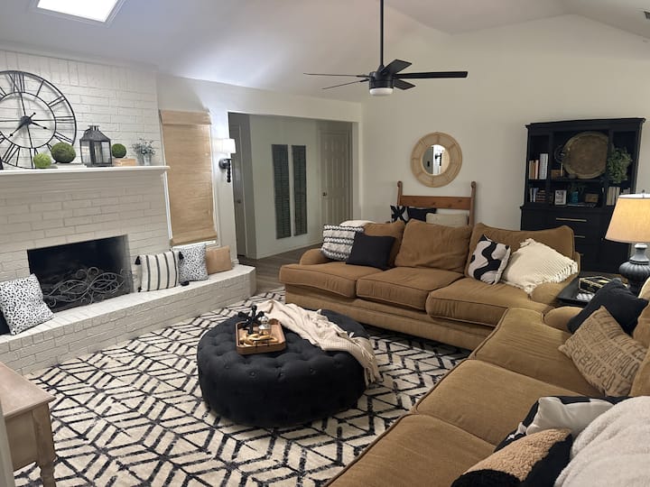 The Lubbock Landing - Fabulous 3/2/2 Home Sw Lbb - Lubbock, TX
