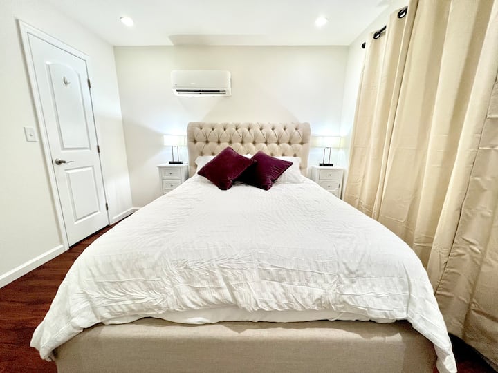 Resort Style Condo Near Disneyland & Beaches - Costa Mesa, CA