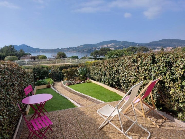 Beau Studio Cabine En Rez De Jardin Dans Résidence - Agay