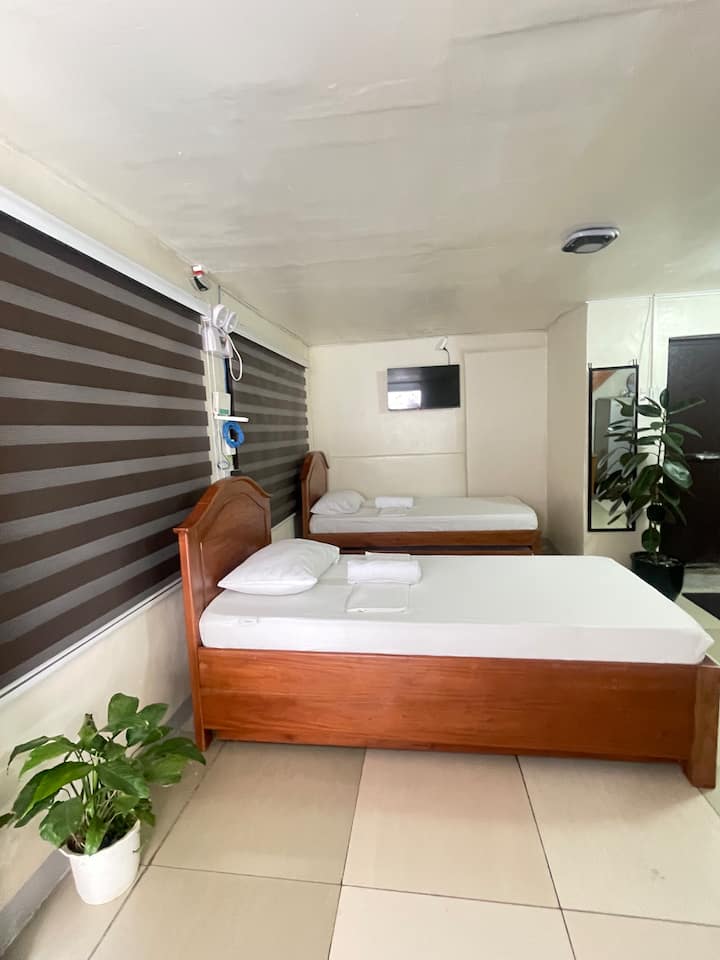 Feliz Cozy Nook - With Minimalist Loft - San Fernando