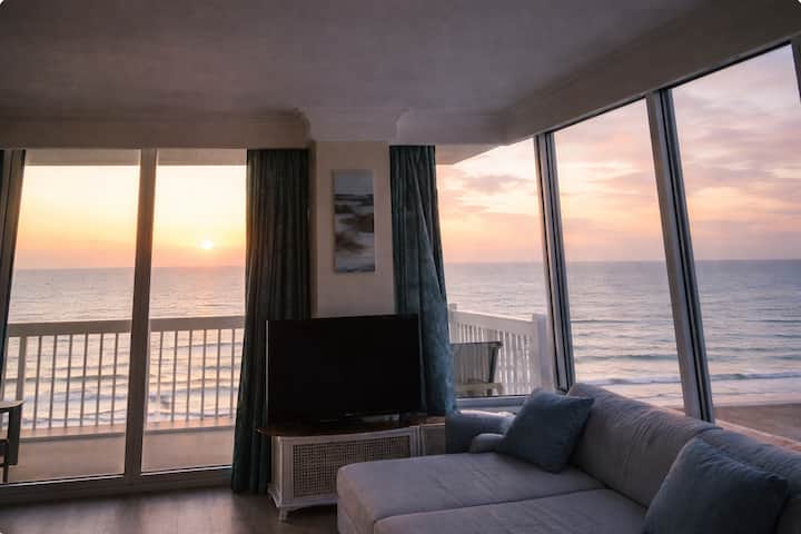 Ocean Front View Studio Condo! - Ormond Beach, FL