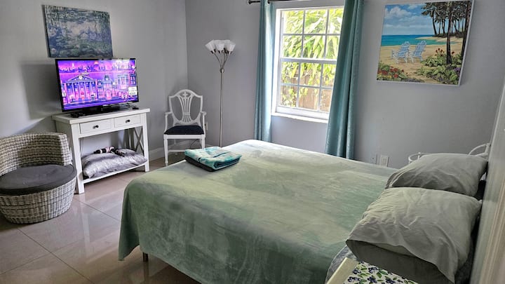 One Bedroom Apartment In Nice Area - Miami