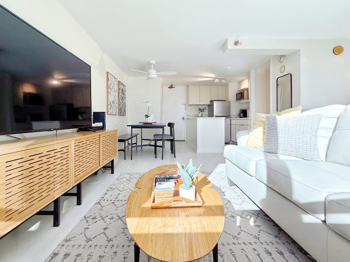 Beautiful Waikiki Beach 1br-family/group Rental~ - Honolulu, HI