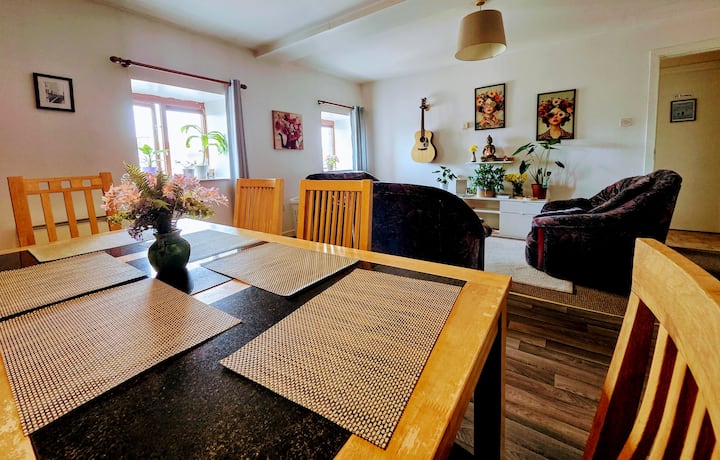 #1 Double Room-shared Bathroom- Kinsale Room - Cork