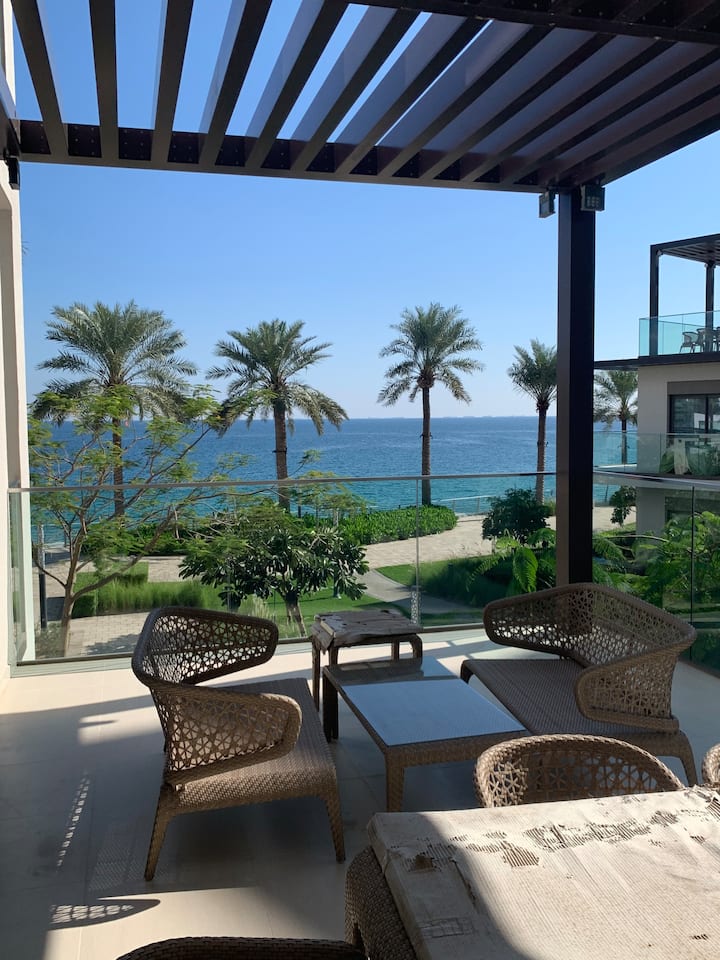شقة فندقية في فندق العنوان ريزدنس الفجيرة - Fujairah