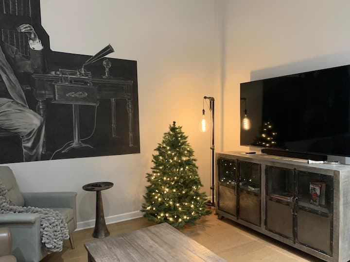 “The Thomas” House With Private Hot Tub - リスボン, OH