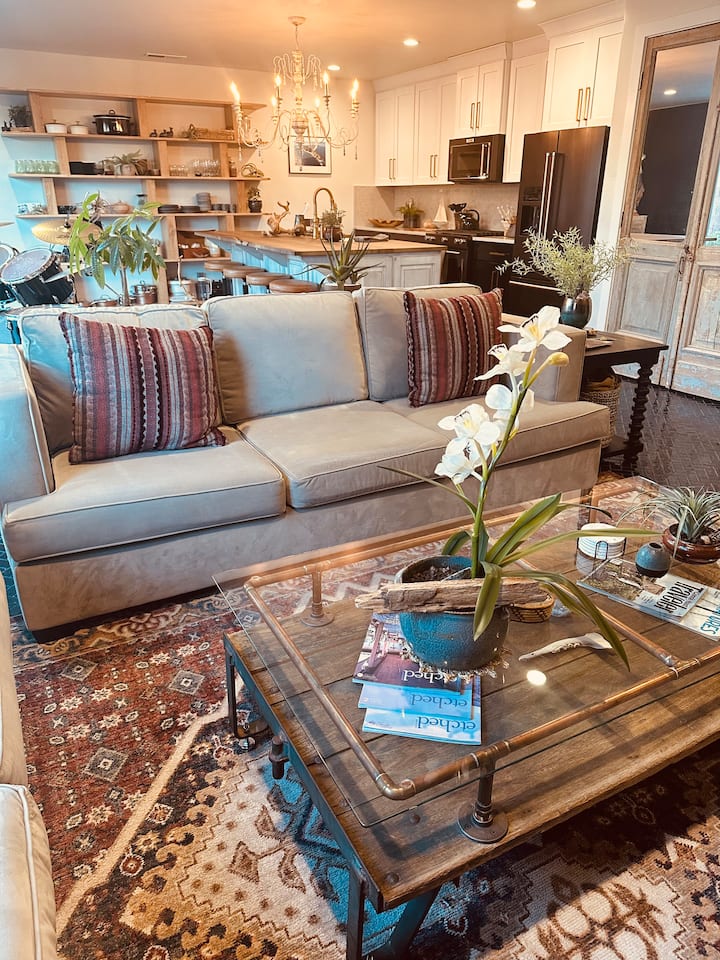 A Comfy Kinda Luxury - St. George, USA