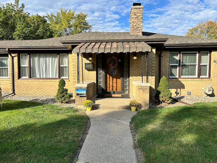Notre Thames House - South Bend, IN