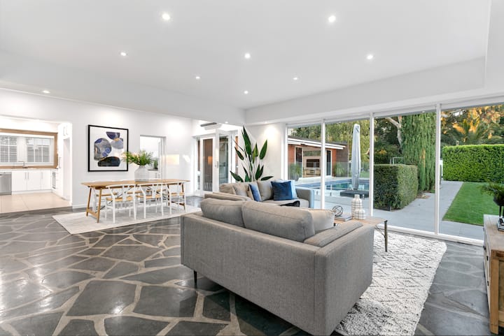 Estate Style Home - Pool House - Huge Garden - Stirling, SA, Australia